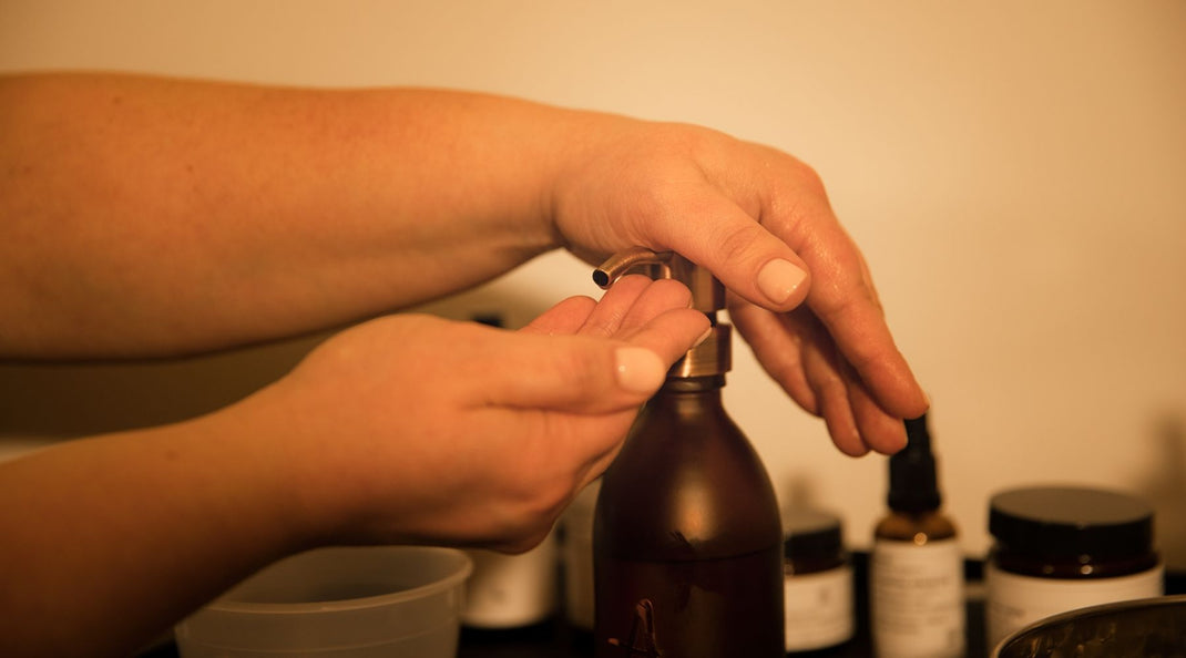 Aroma Back Massage – EssentiallyBlended